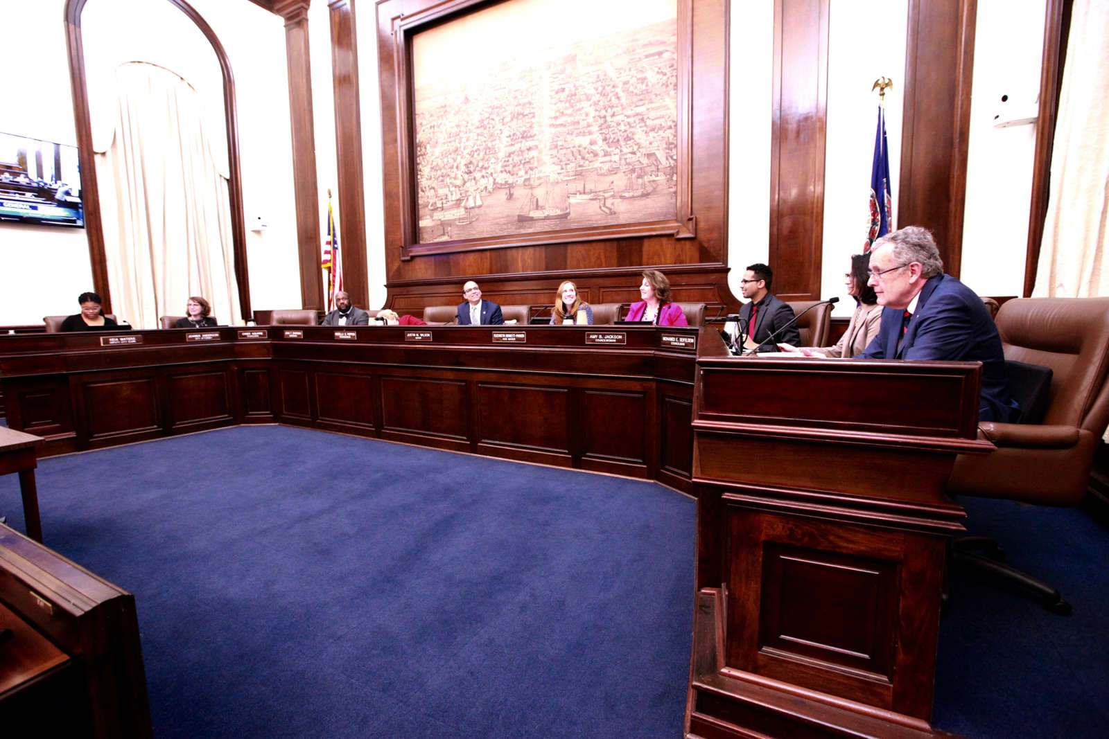 The Alexandria City Council (Staff photo by James Cullum) | ALXnow