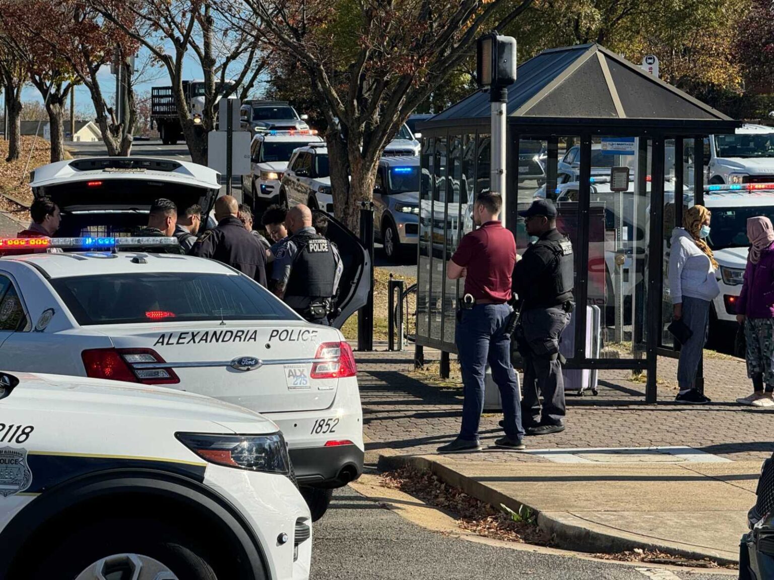 Alexandria Police arrest man wielding knife trying to board buses on ...