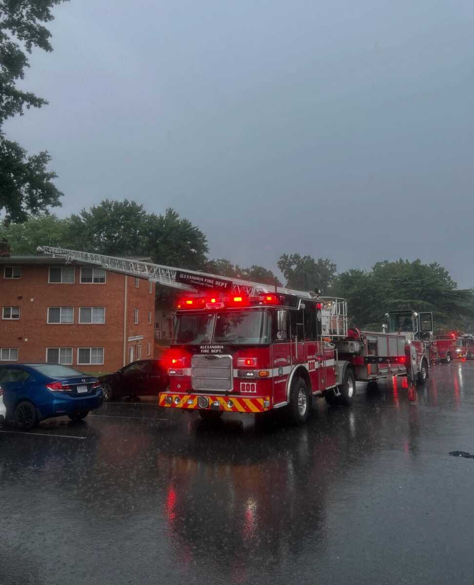 Alexandria firefighters extinguish apartment fire on Sheffield Court ...