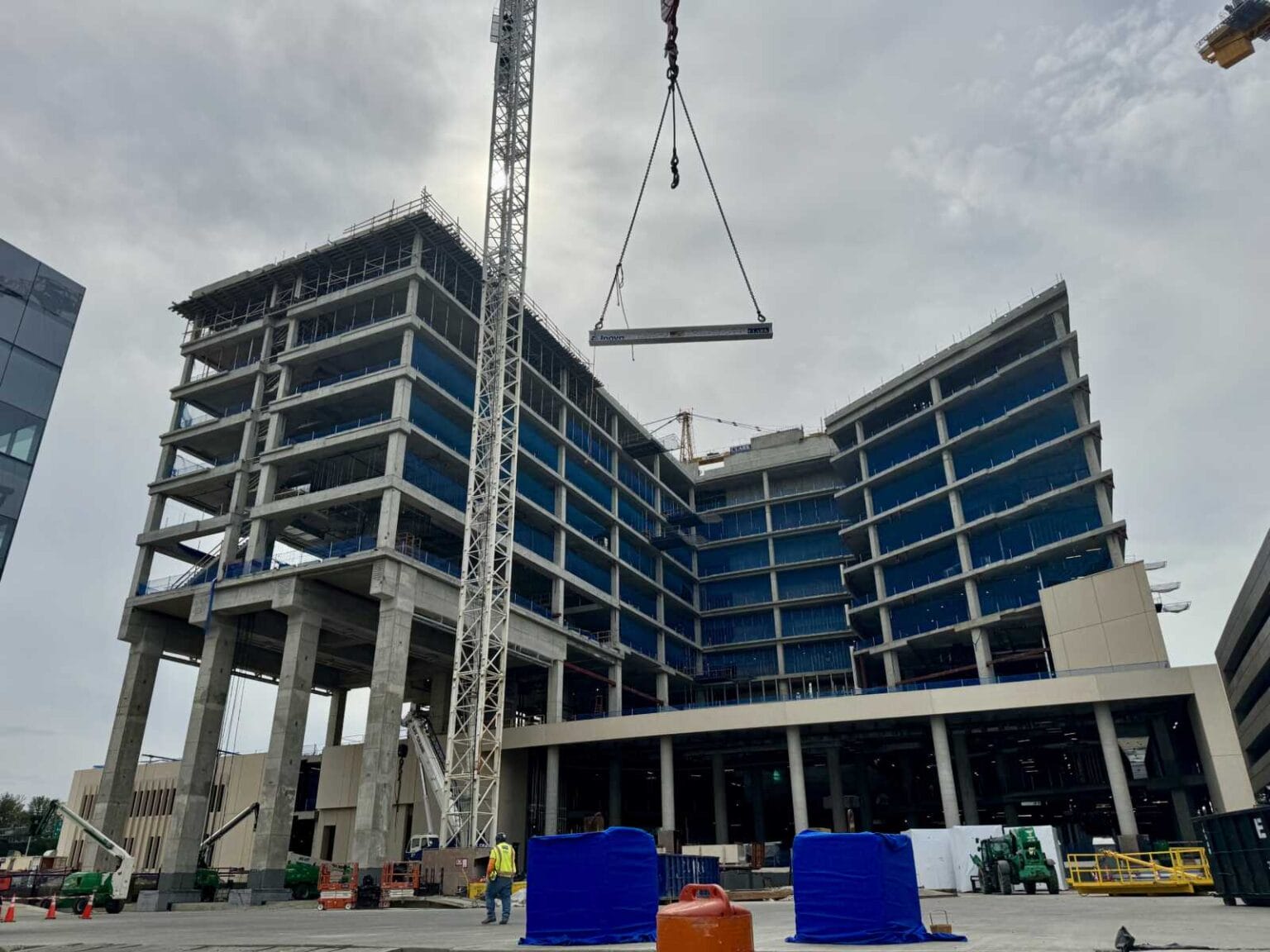 Inova Alexandria Hospital at Landmark marks topping-out milestone | ALXnow